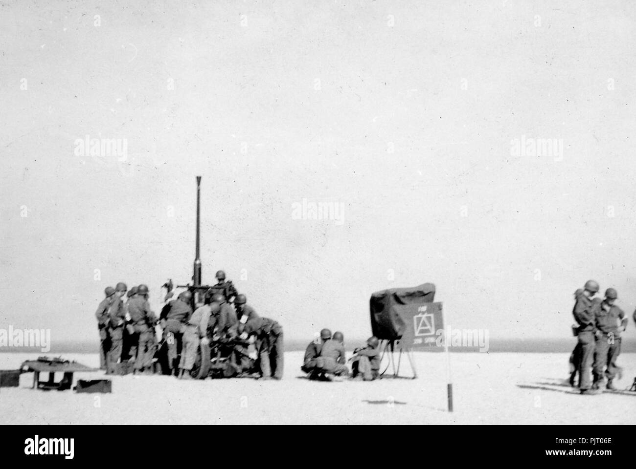 Gun setting hi-res stock photography and images - Alamy