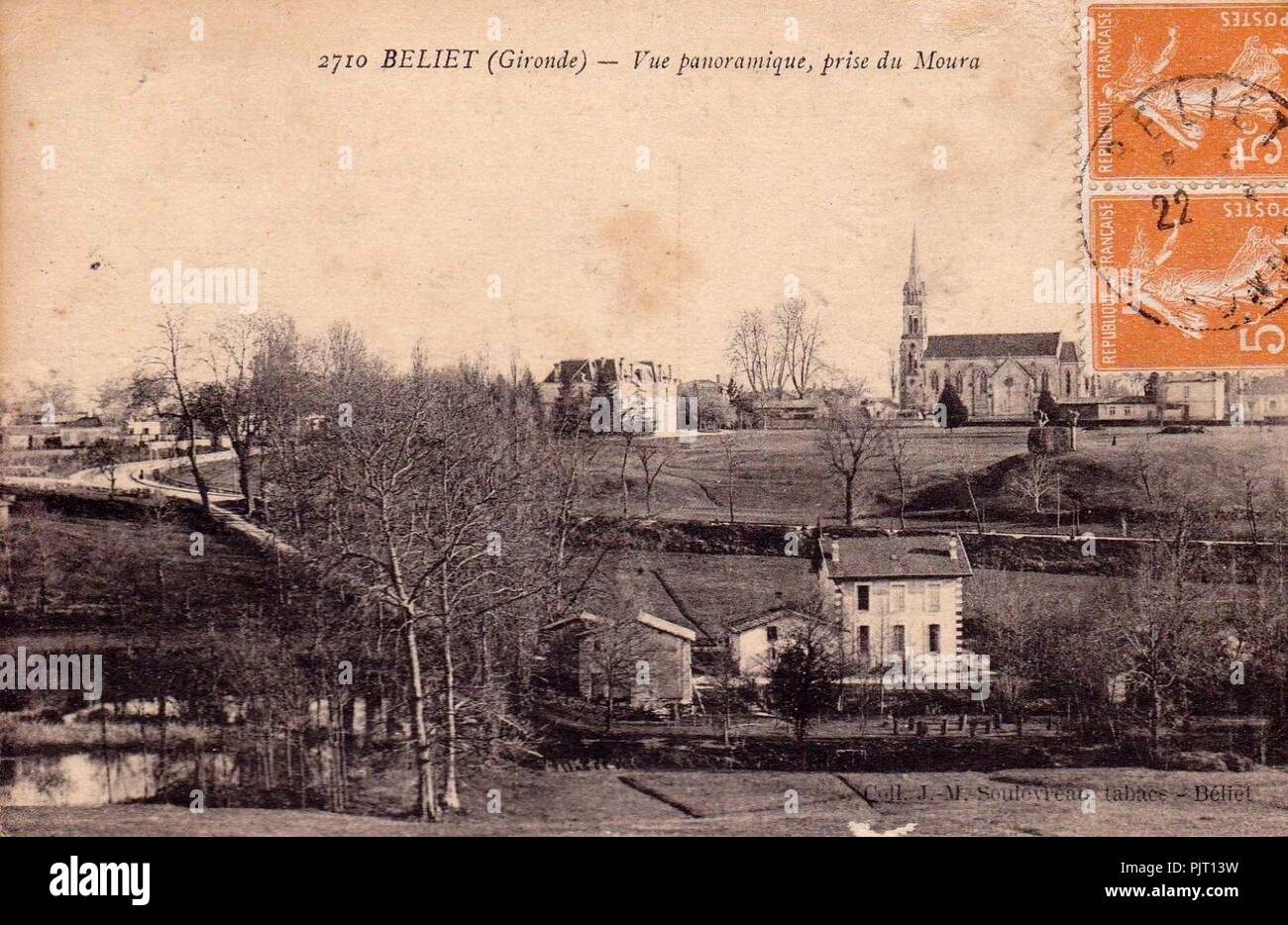 Belin-Béliet - église et château 2 Stock Photo - Alamy