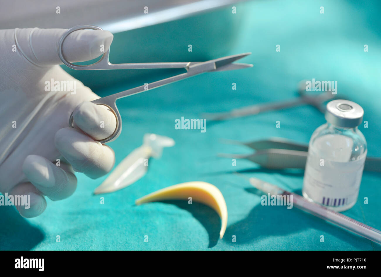 Sterile medical instruments hi-res stock photography and images - Alamy