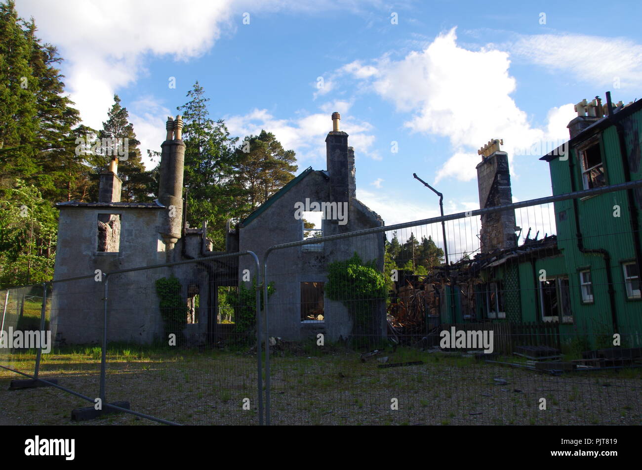 Burnt ruins of Fishing Lodge @ loch choire. John o' groats (Duncansby ...