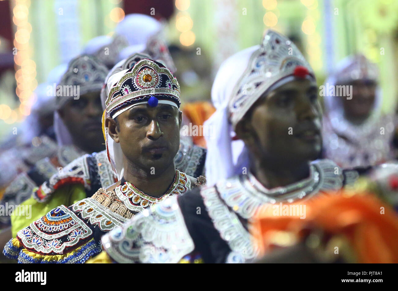 Sri lankan dancer during ceremony hi-res stock photography and images ...