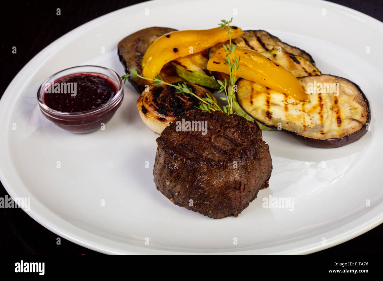 Delicious beef stake and vegetables Stock Photo - Alamy