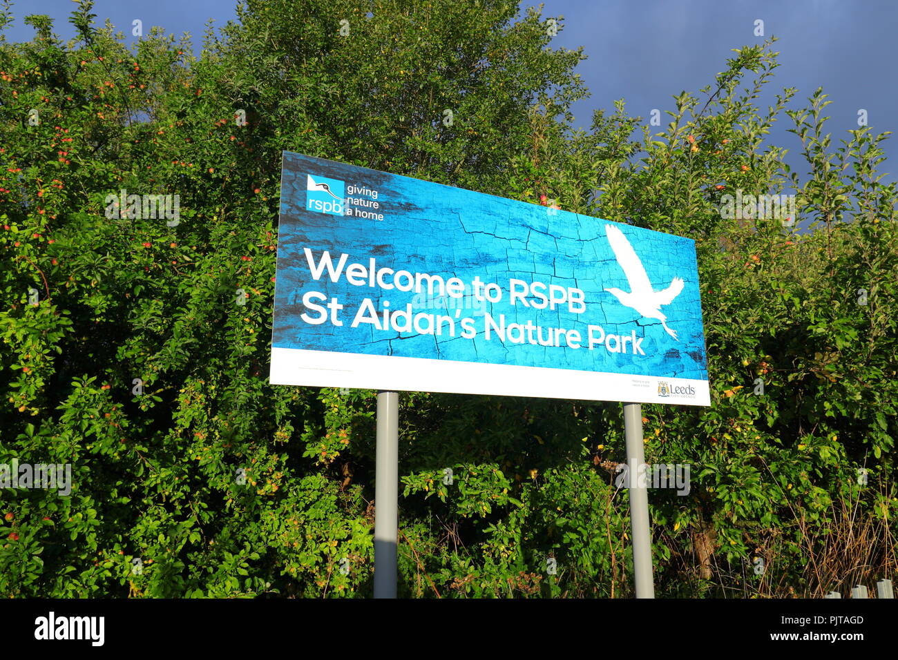 Rspb sign hi-res stock photography and images - Alamy