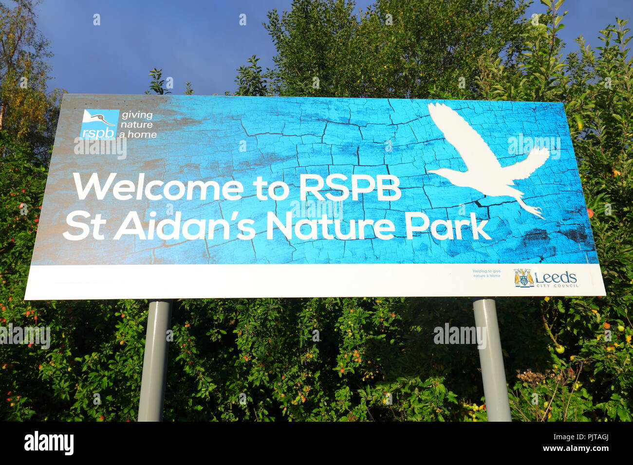 Rspb sign hi-res stock photography and images - Alamy