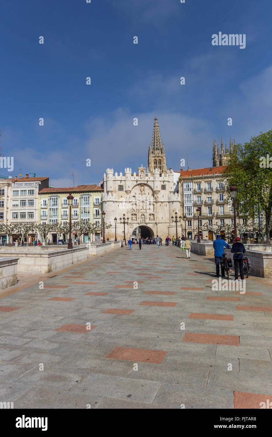 Santa Maria bridge and historic city gate in Burgos, Spain Stock Photo ...