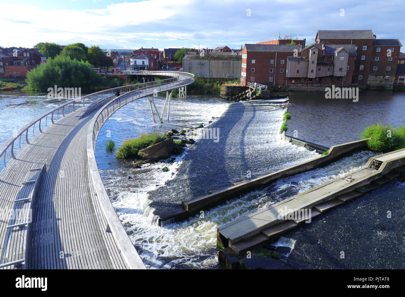 Bridge across the river aire hi-res stock photography and images - Alamy