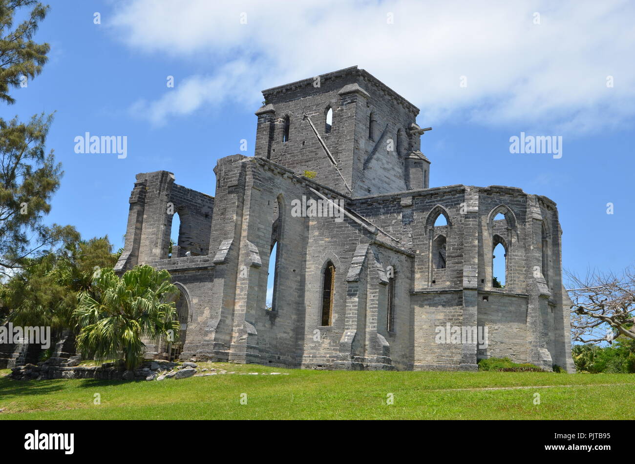 Church in unfinished castle hi-res stock photography and images - Alamy