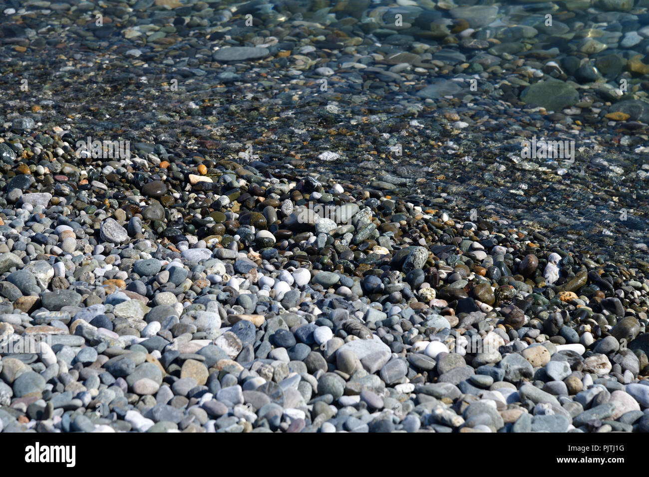 Large pebbles hi-res stock photography and images - Alamy
