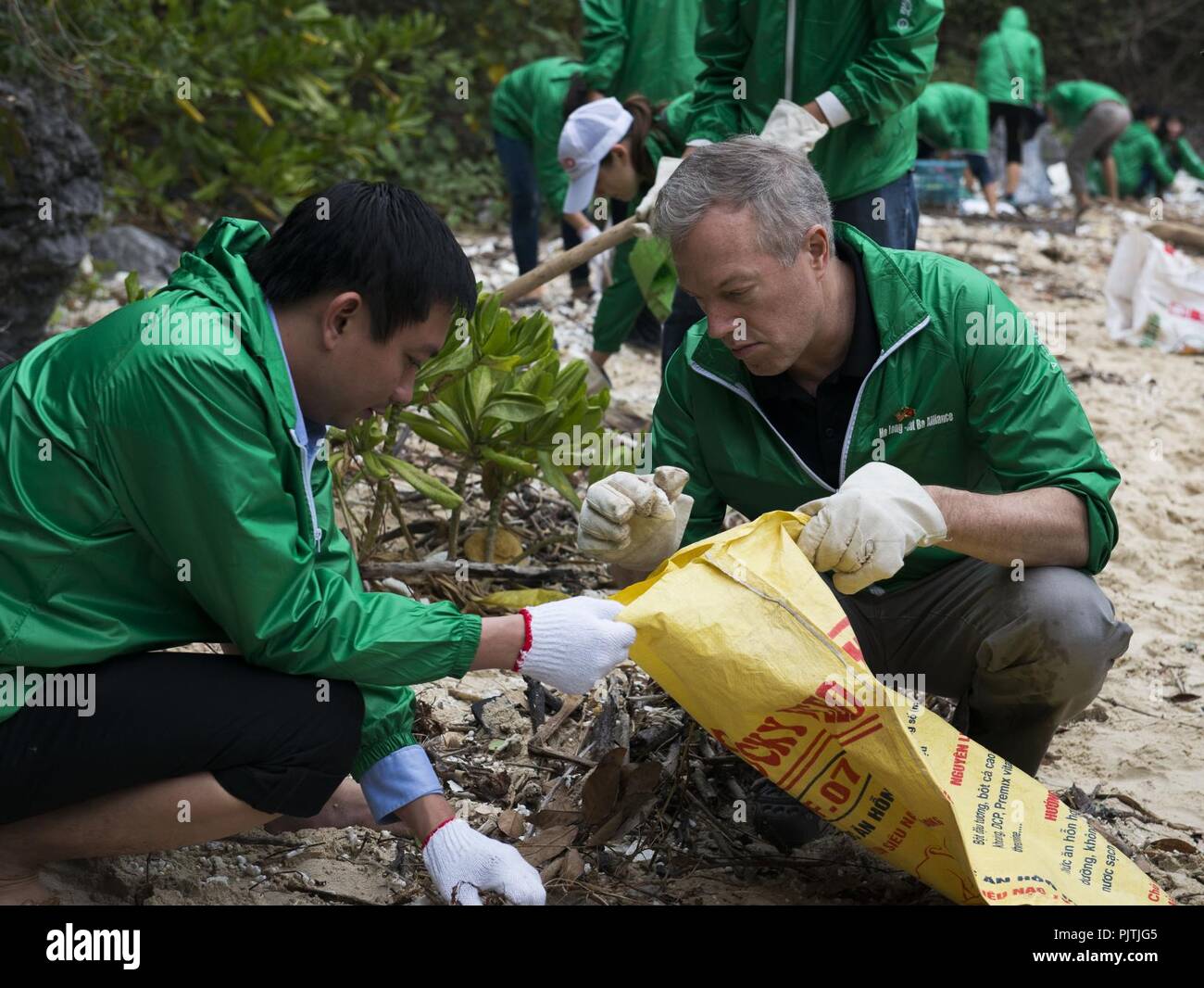 Beach Clean-up Day in Ha Long Bay Stock Photo - Alamy