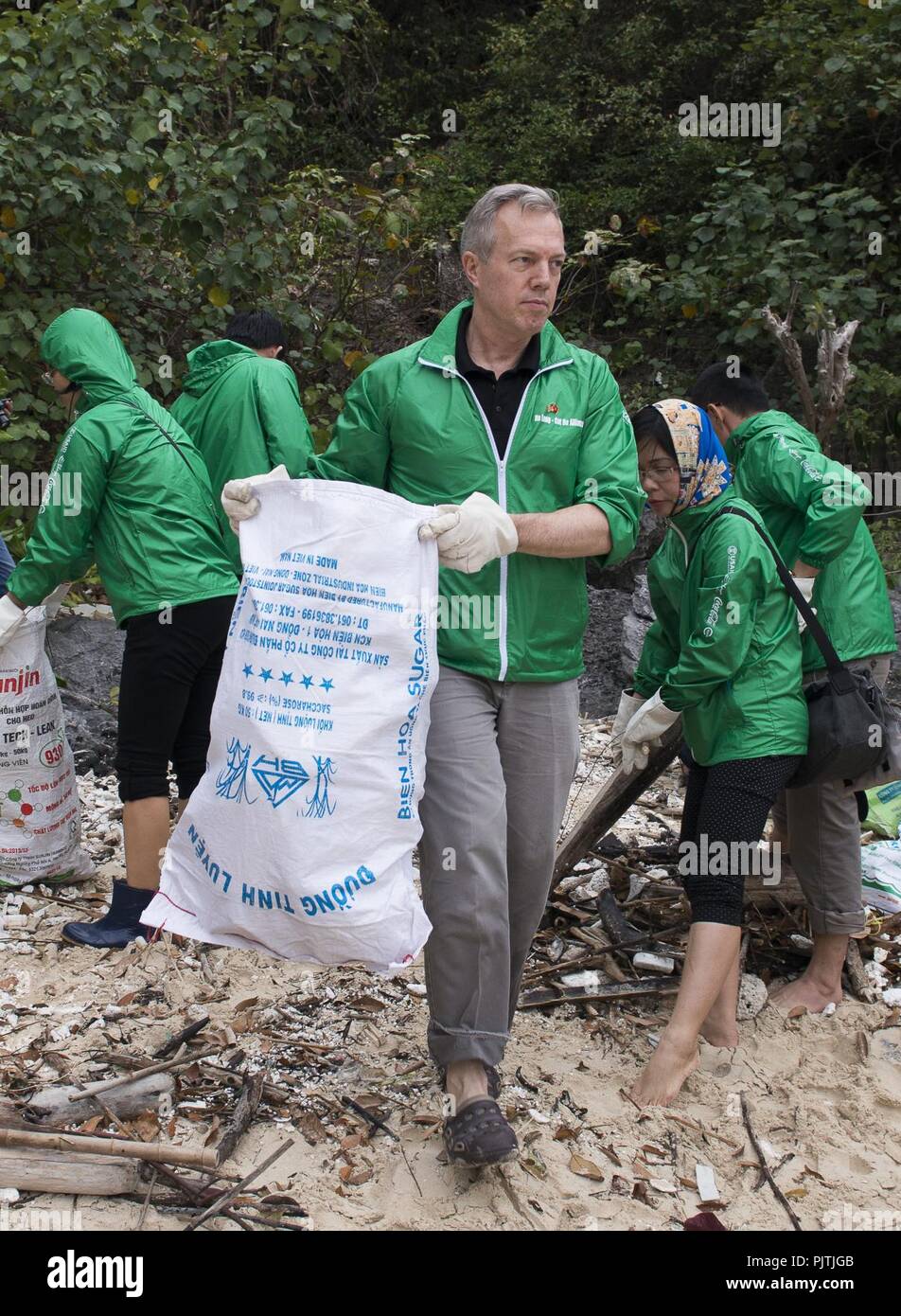 Beach Clean-up Day in Ha Long Bay Stock Photo - Alamy