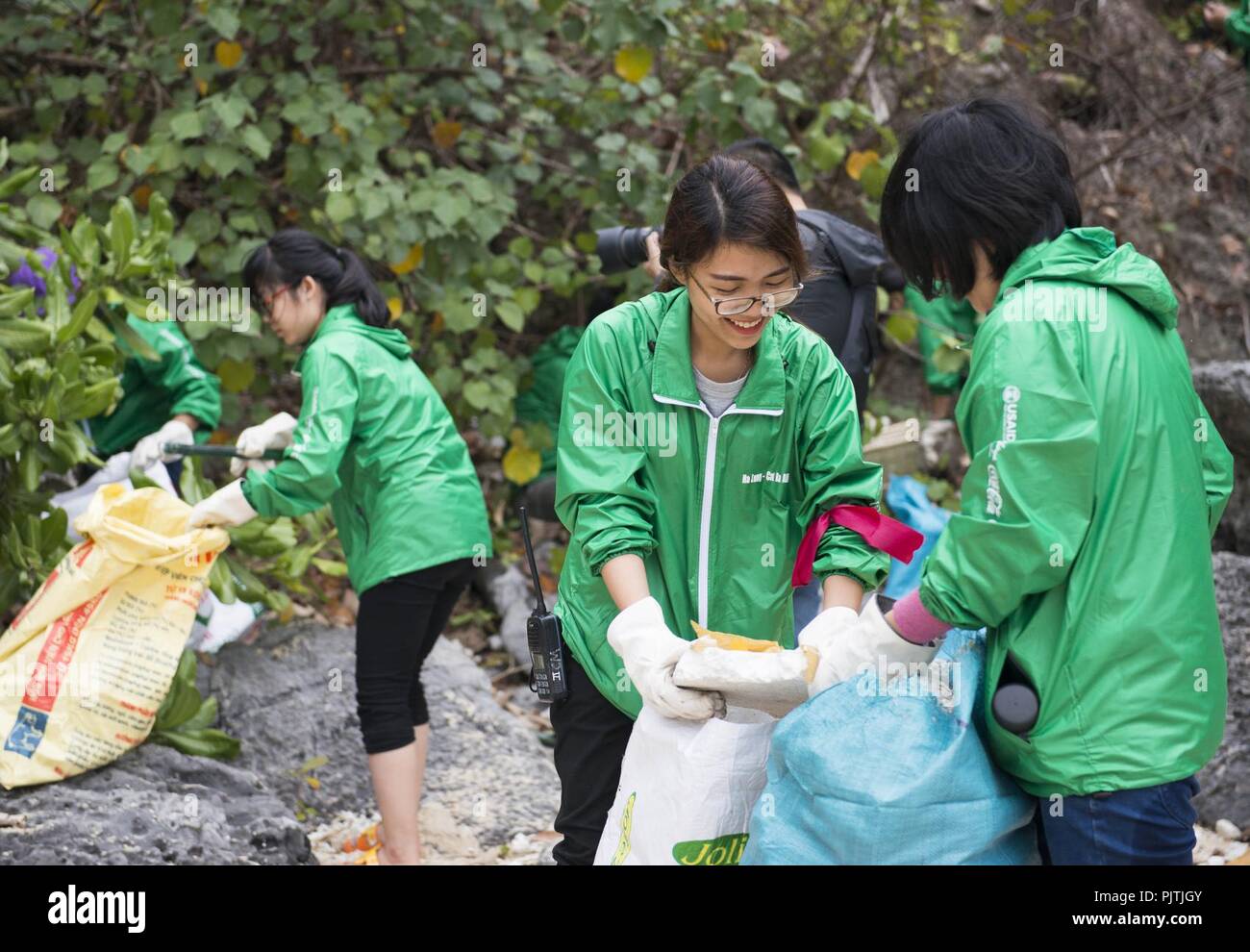 Beach Clean-up Day in Ha Long Bay Stock Photo - Alamy