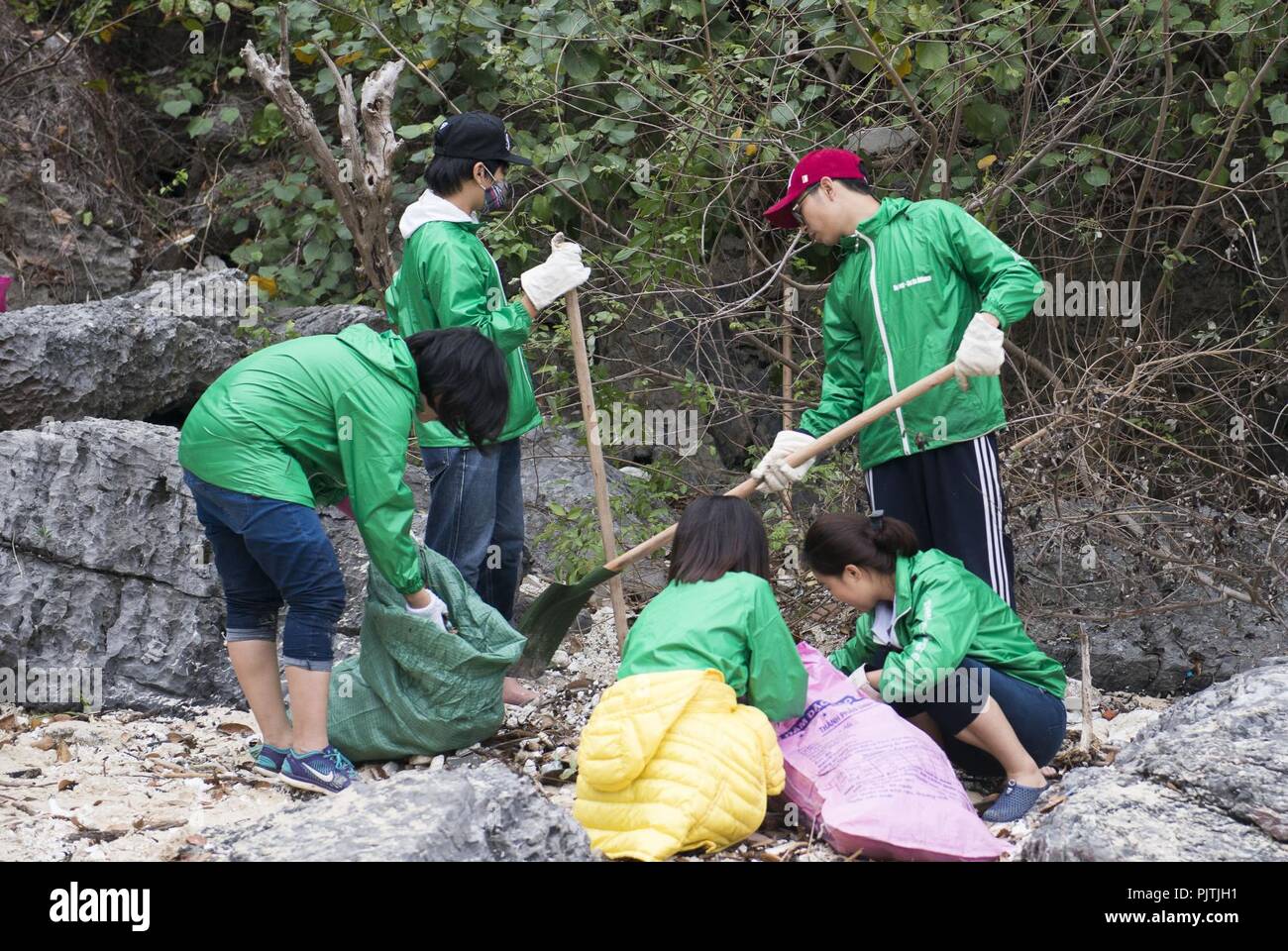 Beach Clean-up Day in Ha Long Bay Stock Photo - Alamy