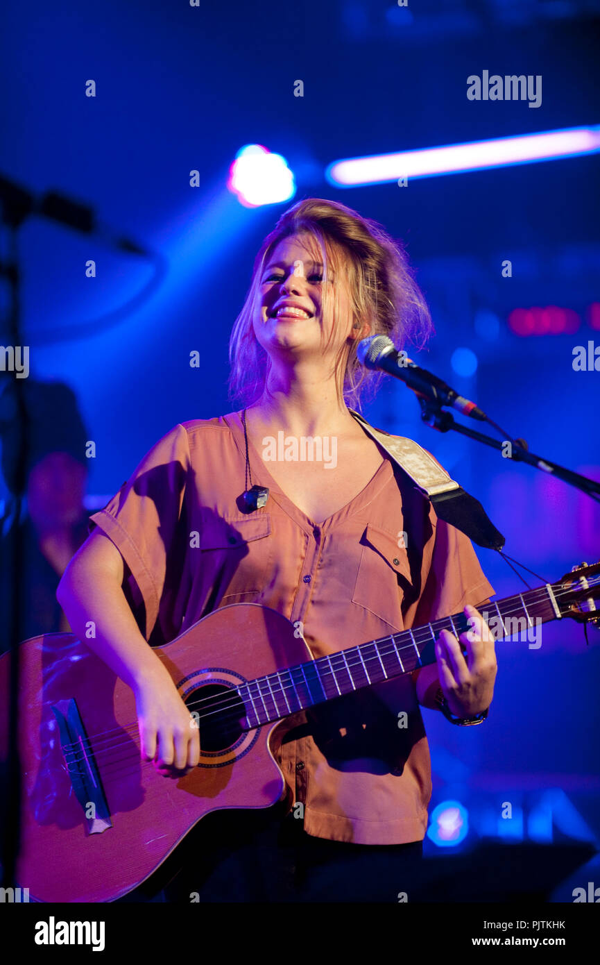 Chanteuse belge hi-res stock photography and images - Alamy