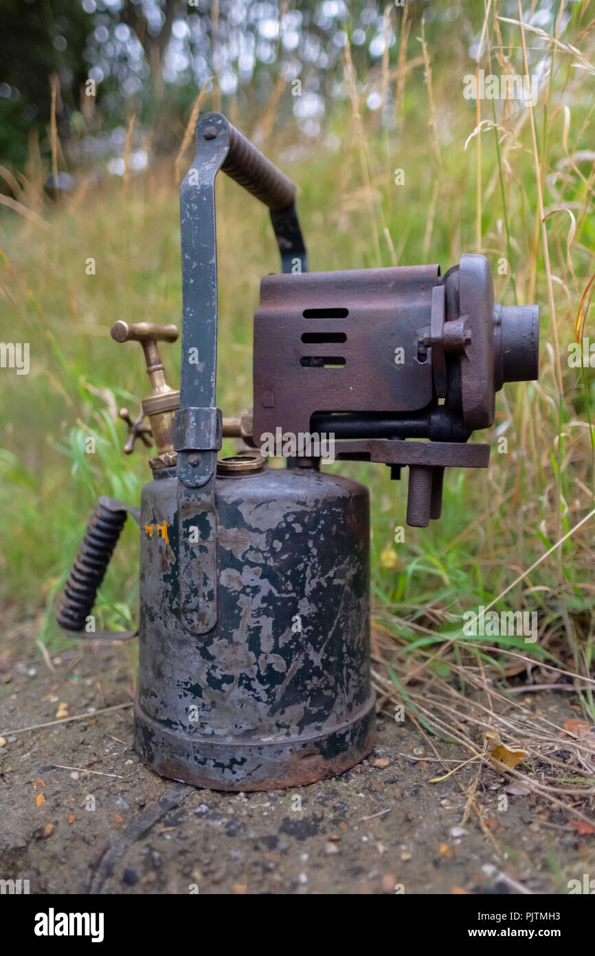 Blow torch hi-res stock photography and images - Alamy