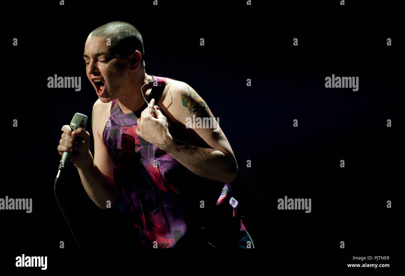 Sinead marie bernadette oconnor hi-res stock photography and images - Alamy