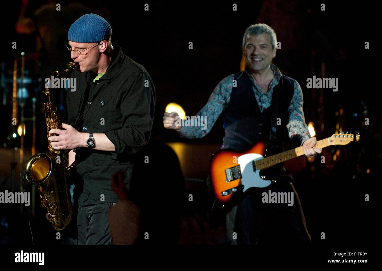 Belgian band Soulsister performing its "Closer" concert in the Lotto ...