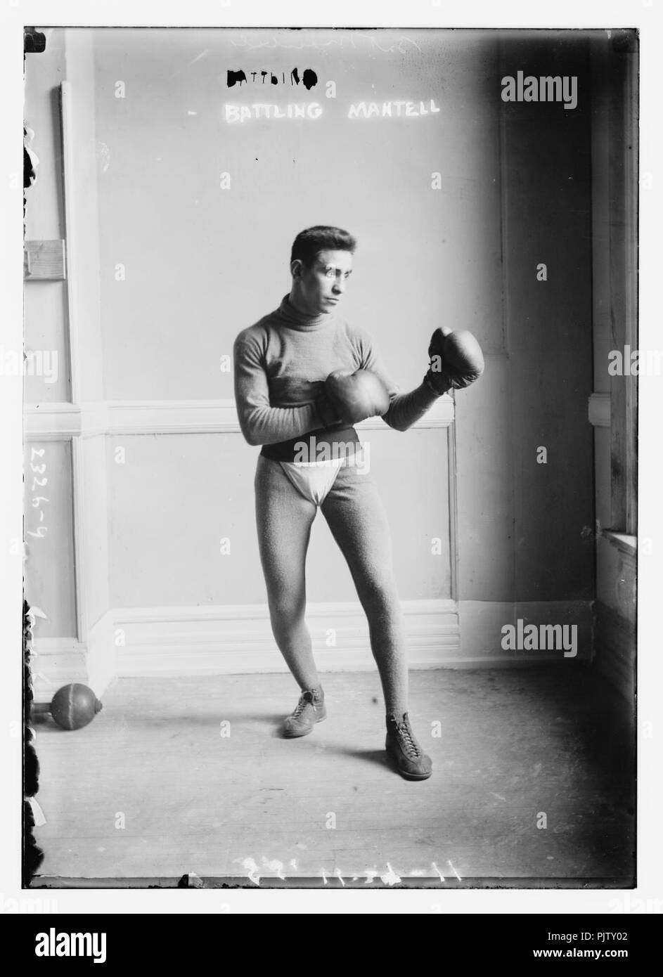 Mantell hi-res stock photography and images - Alamy