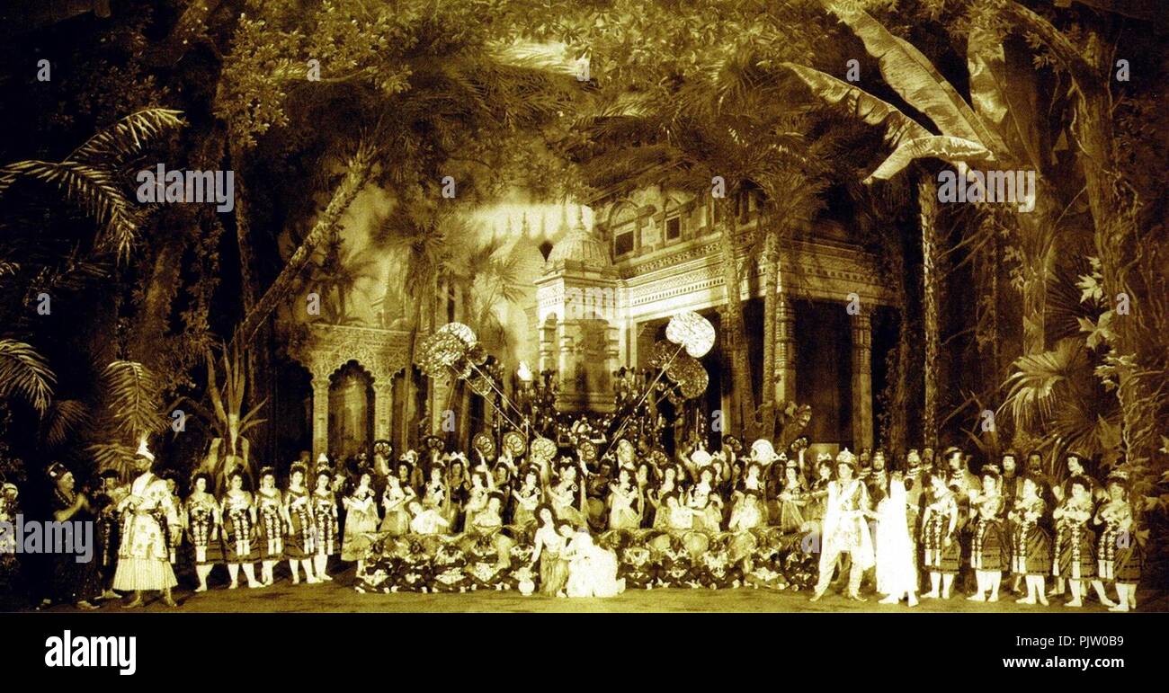 Bayadère hi-res stock photography and images - Alamy