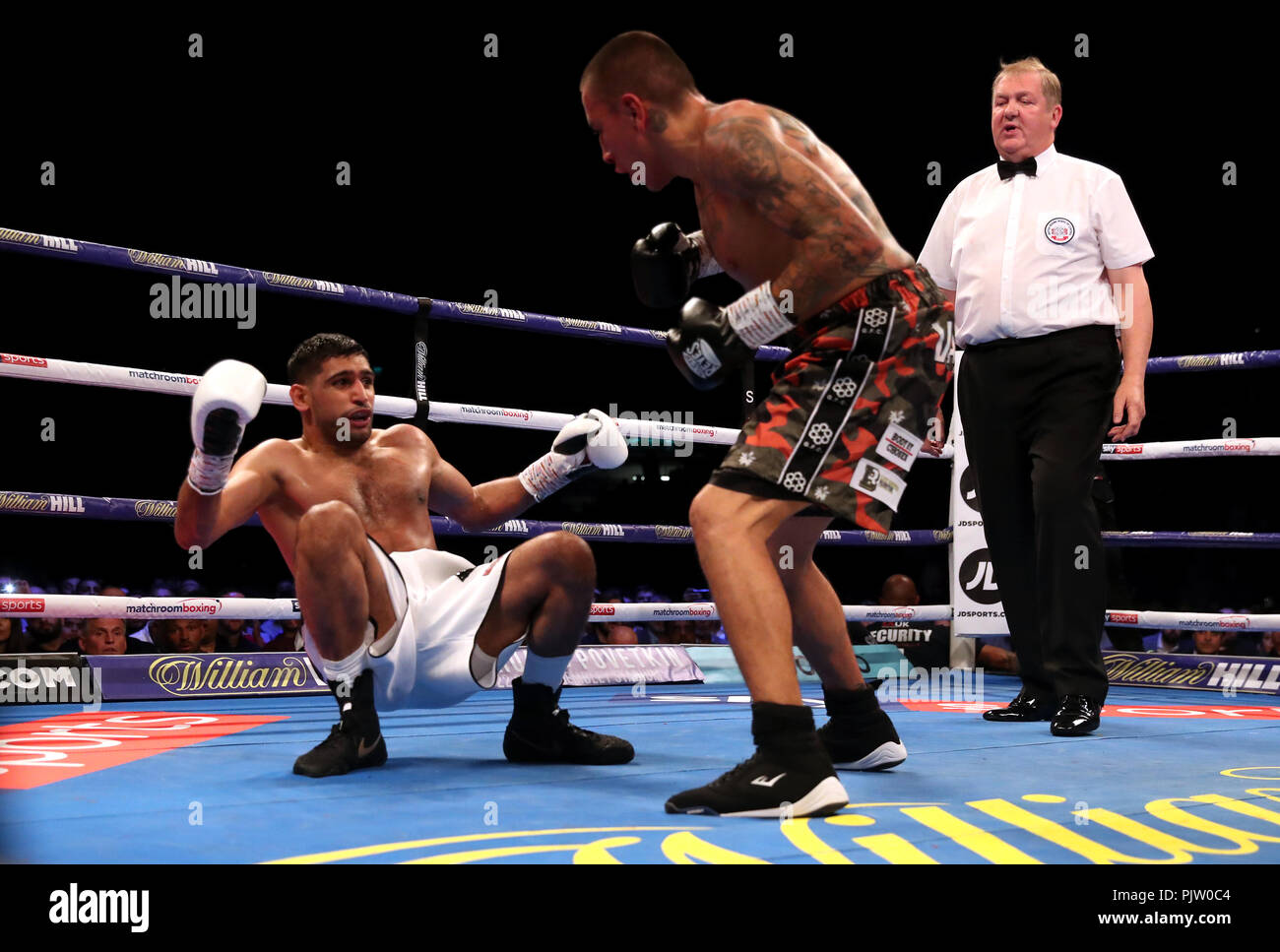 Amir Khan (left) and Samuel Vargas in action during their Welterweight ...