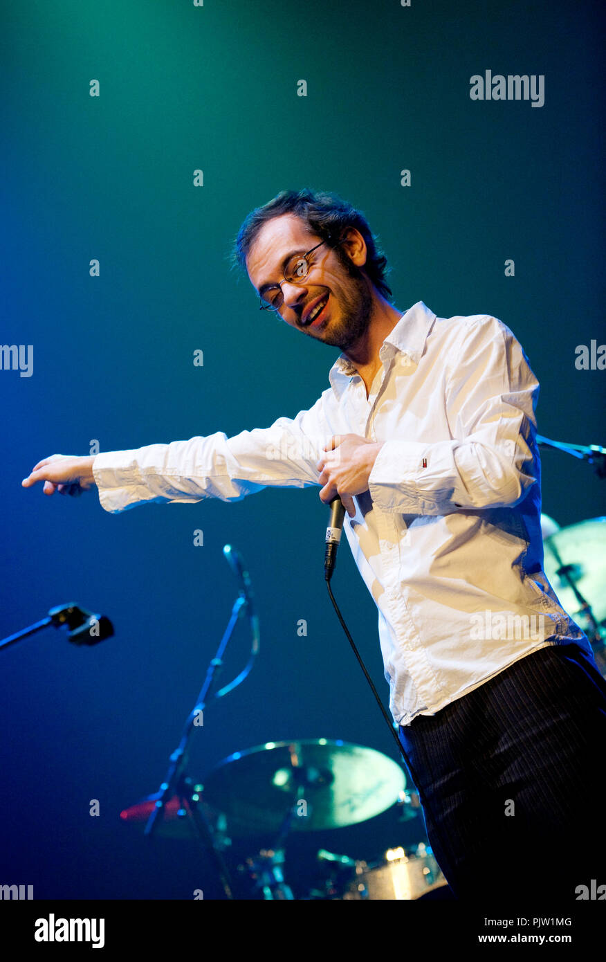 Tom Kestens at the Te Gek !? concert in Strombeek-Bever (Belgium, 18/02 ...