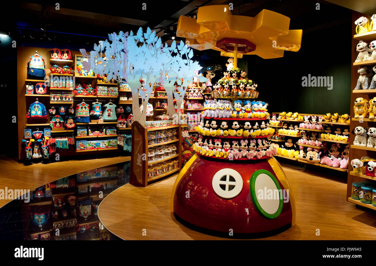 Disney store antwerpen hi-res stock photography and images - Alamy