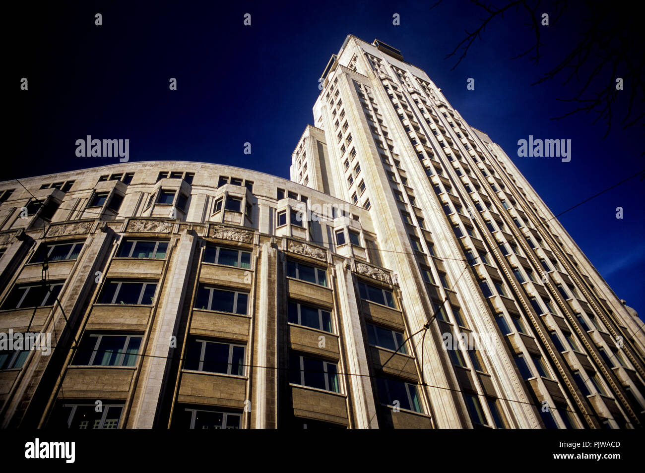 the KBC Boerentoren in Antwerp, Europe's first highrise building (02/02 ...