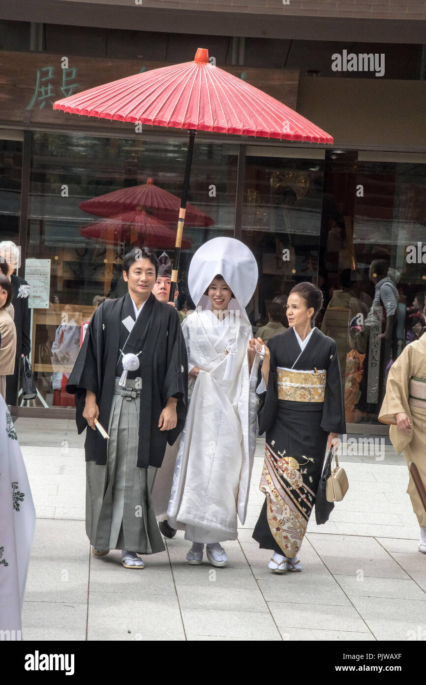Wedding at Meiji Jingu Shrine in Tokyo Japan Stock Photo - Alamy