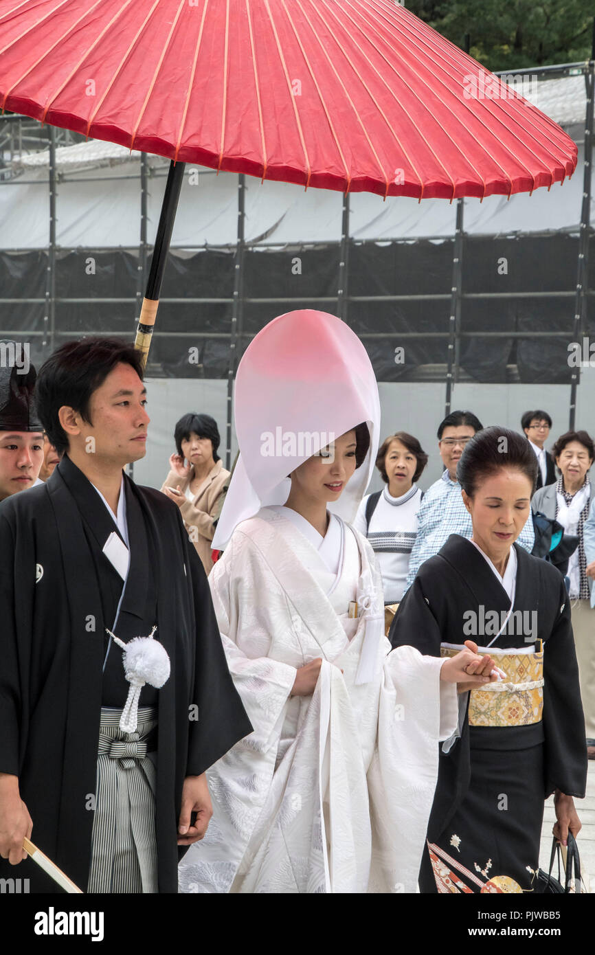 Wedding at Meiji Jingu Shrine in Tokyo Japan Stock Photo - Alamy