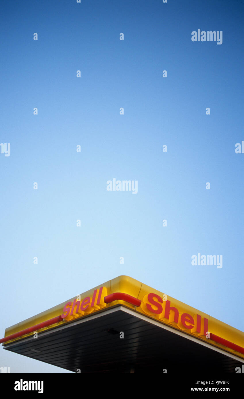 Shell fuel station in Belgium (26/07/2004 Stock Photo - Alamy