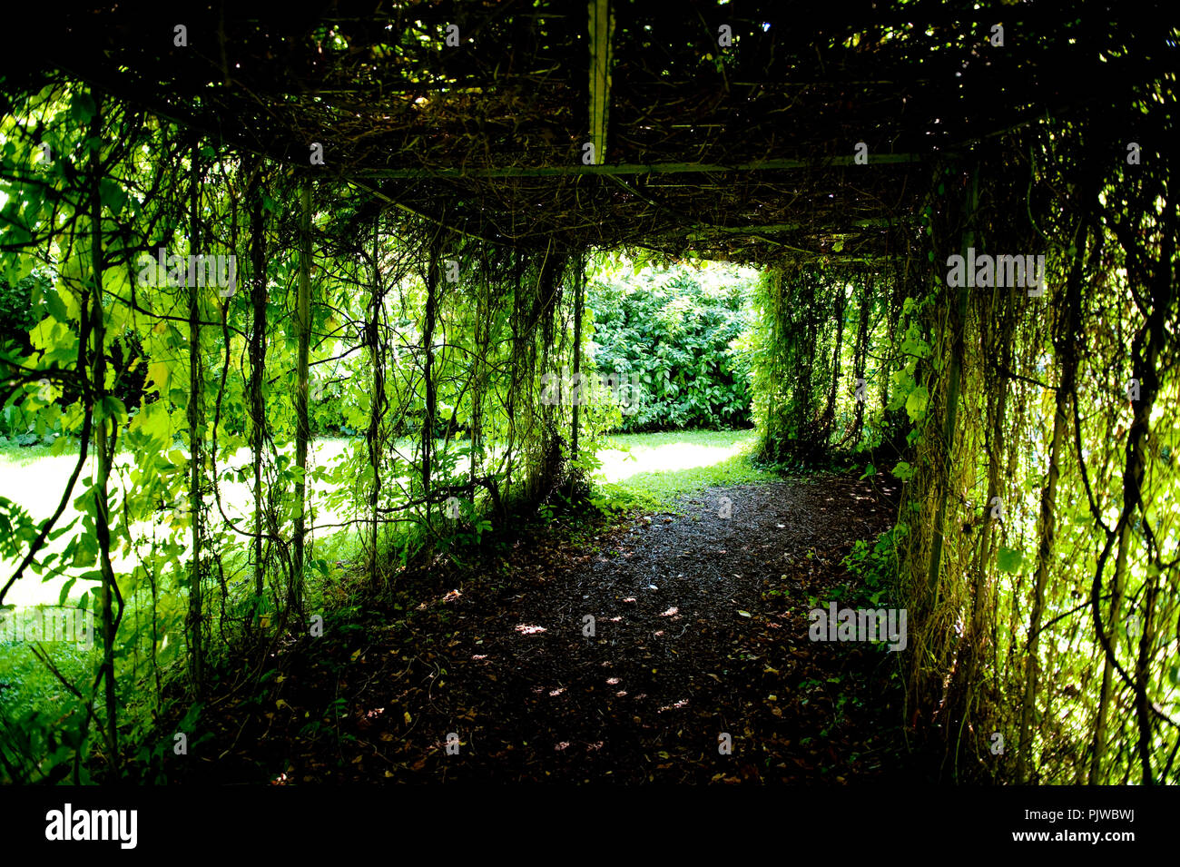 The Hof Ter Saksen castle and domain in Beveren (Belgium, 14/09/2008 ...
