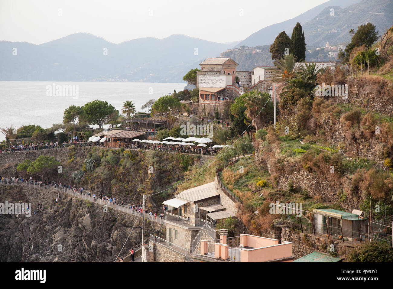 Cliffside cemetery hi-res stock photography and images - Alamy