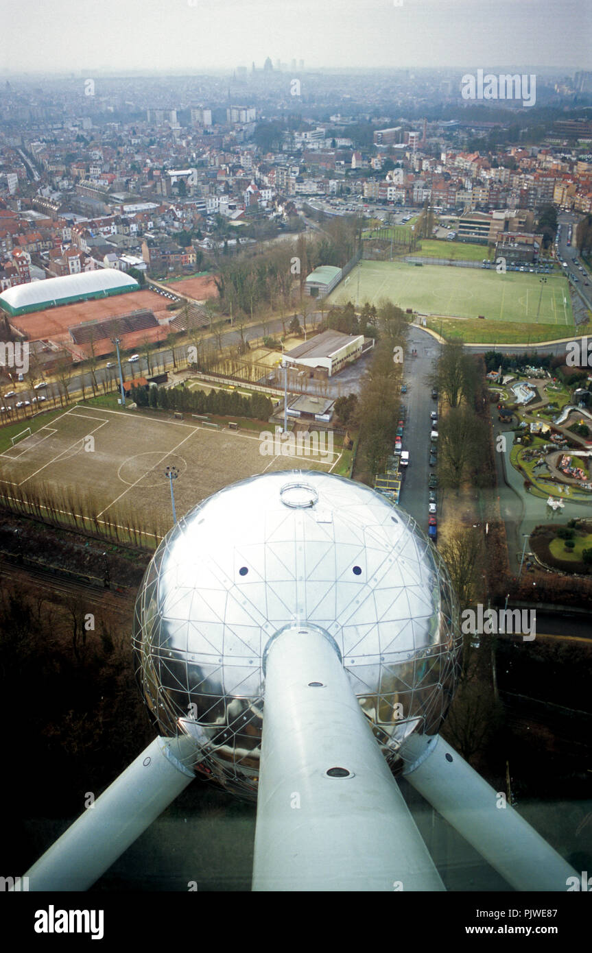 Atomium and brussels and skyline hi-res stock photography and images ...