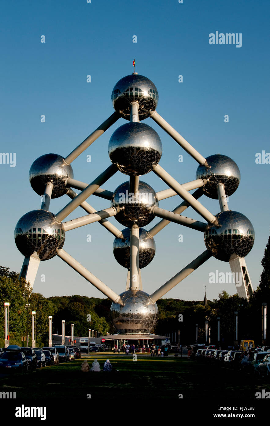 The Atomium monument in Brussels (Belgium, 04/08/2009 Stock Photo - Alamy