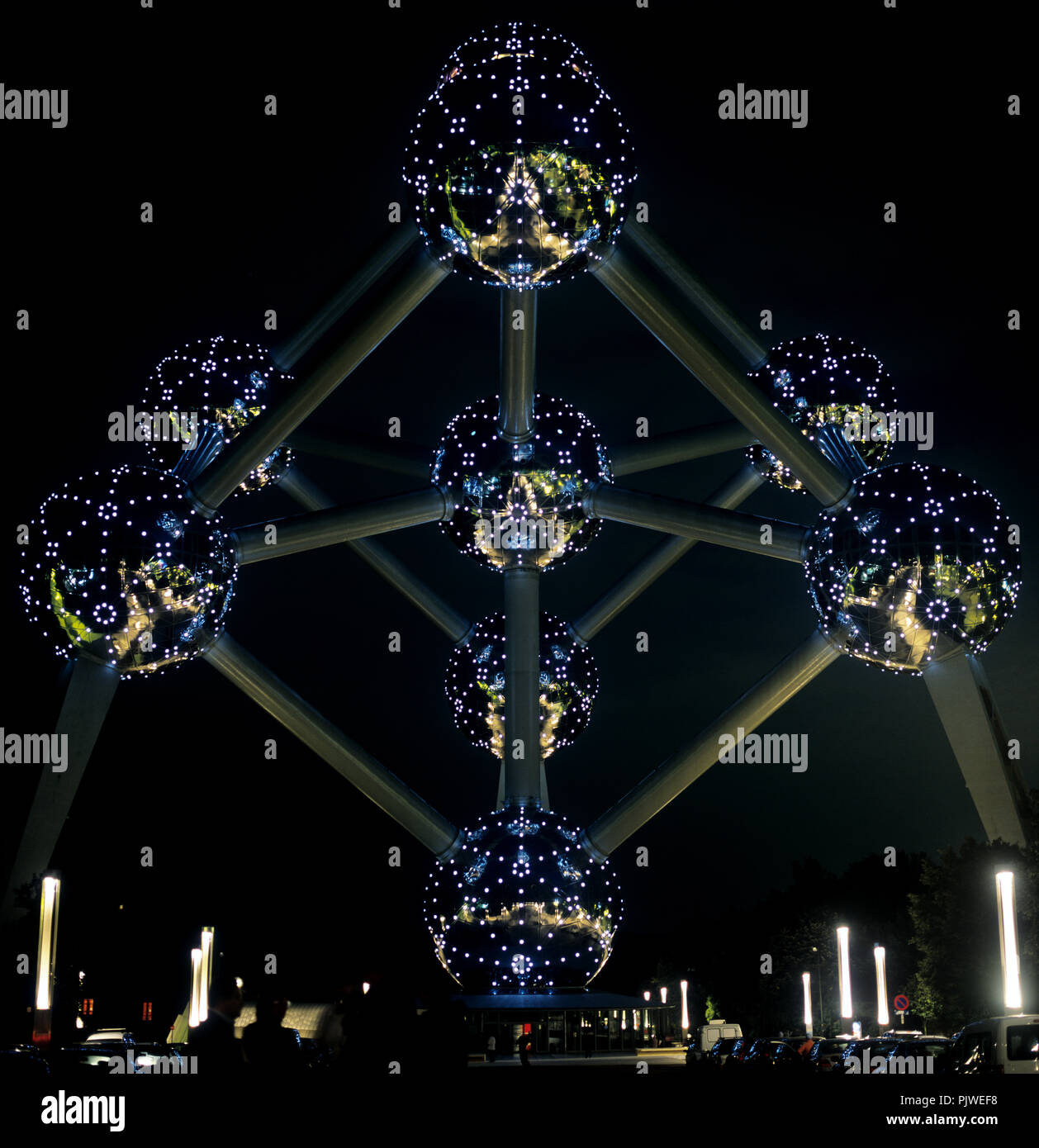 the Atomium at night, Brussels, Belgium, 01/09/2007 Stock Photo - Alamy