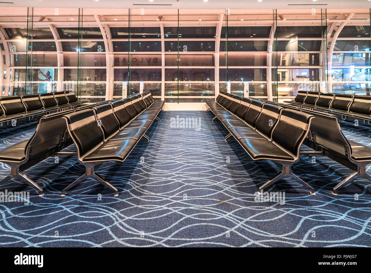 Waiting lobby at Haneda airport, Tokyo, Japan Stock Photo - Alamy