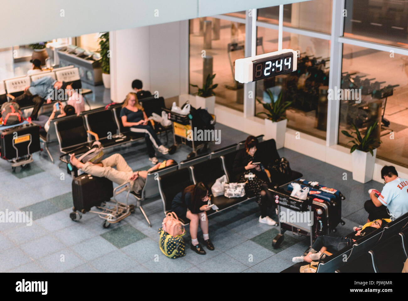 Waiting lobby at Haneda airport, Tokyo, Japan Stock Photo - Alamy