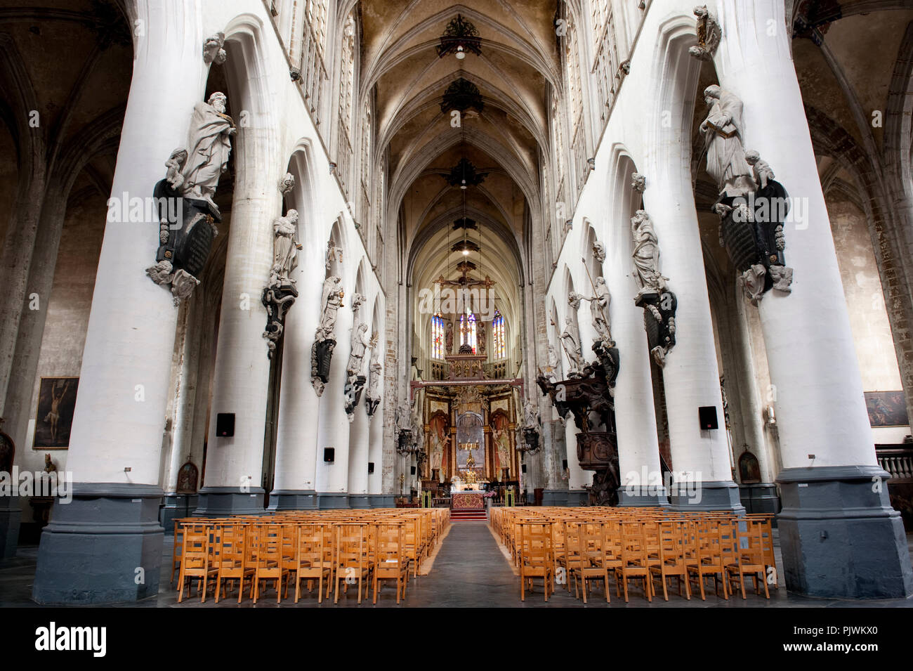 The interior of the St-Sulpitius church in Diest (Belgium, 02/09/2010 ...