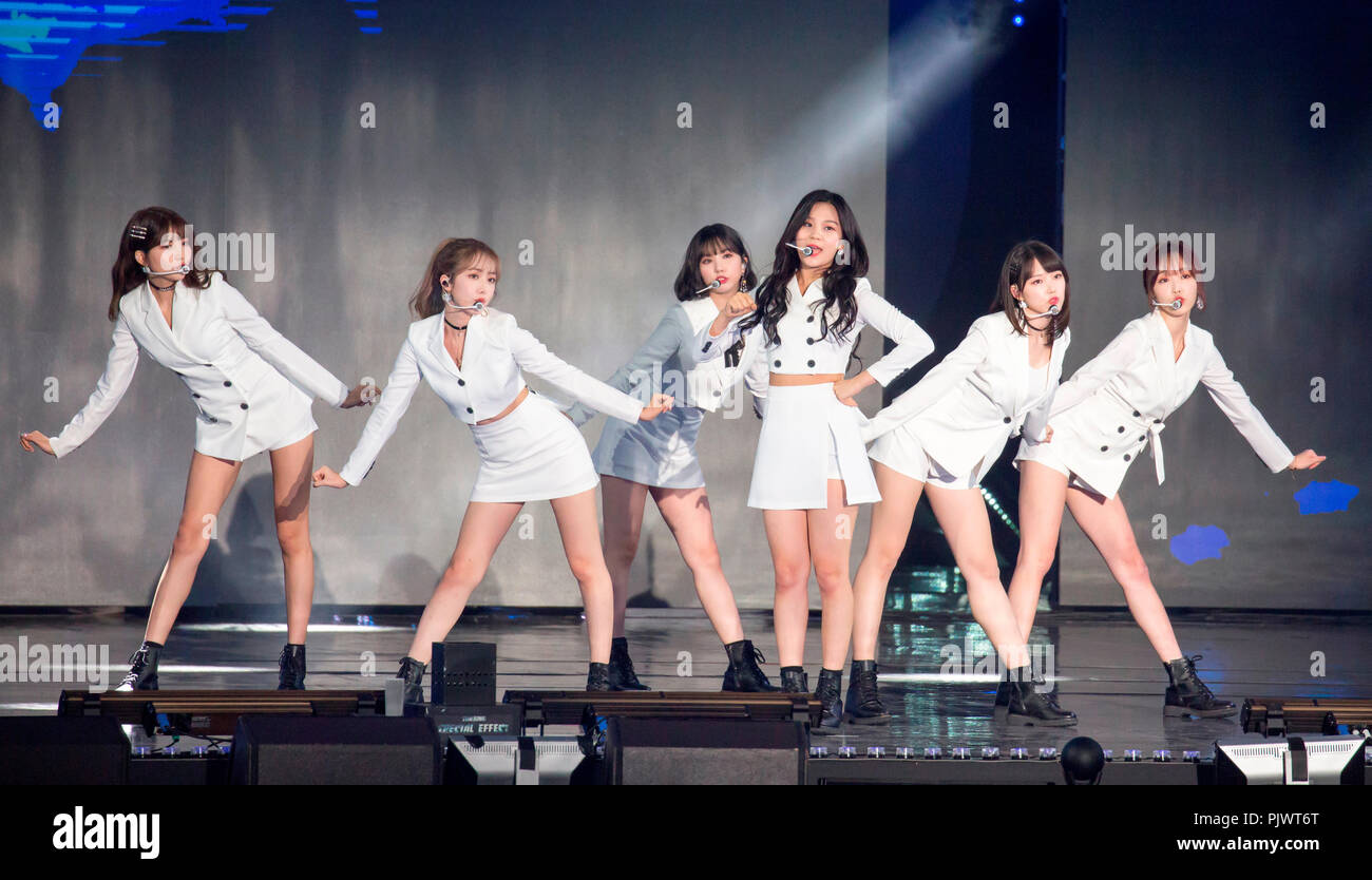 GFRIEND, Sep 5, 2018 : GFRIEND performs at the Super Concert of the DMC ...