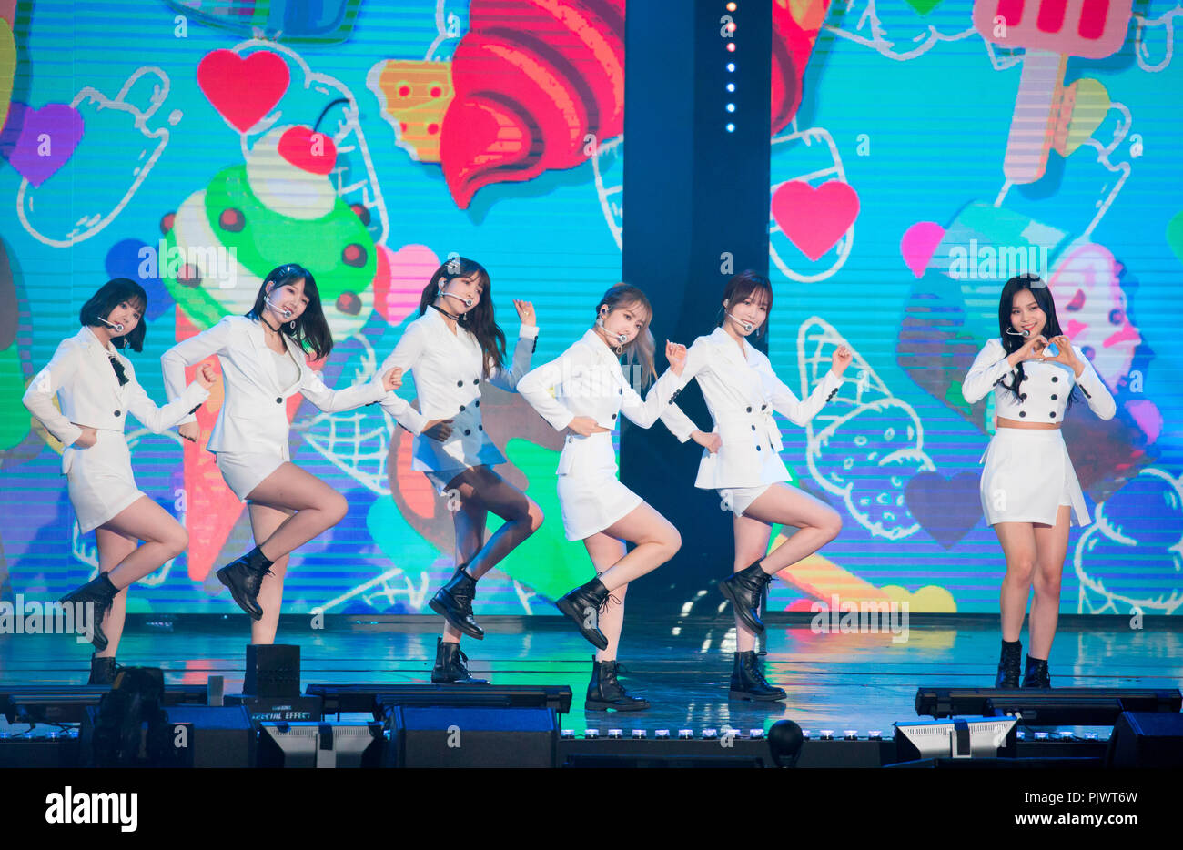 GFRIEND, Sep 5, 2018 : GFRIEND performs at the Super Concert of the DMC ...