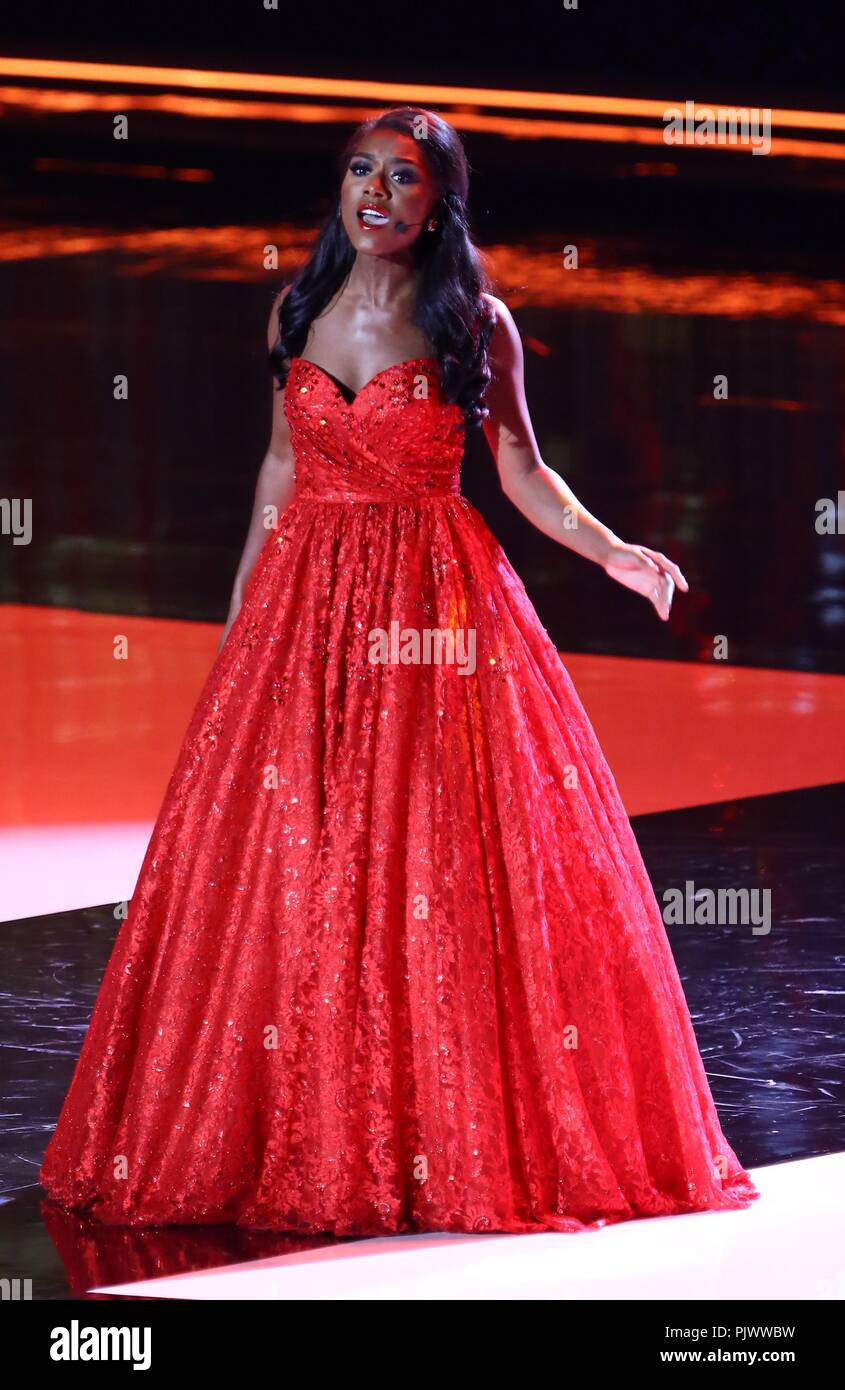 Nia imani franklin hi-res stock photography and images - Alamy