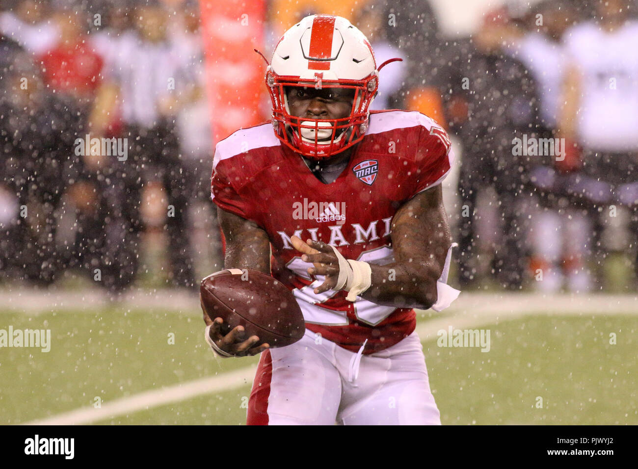Cincinnati, Ohio, USA. 8th Sep, 2018. Miami (Ohio) Redhawks RB Alonzo ...