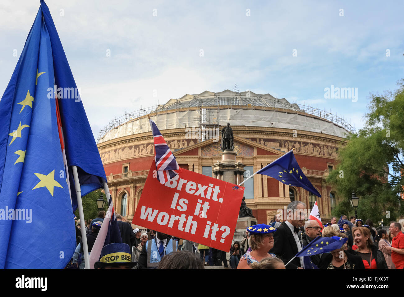 London, UK. , 8th Sep 2018. Pro-EU protesters with European Union flags ...
