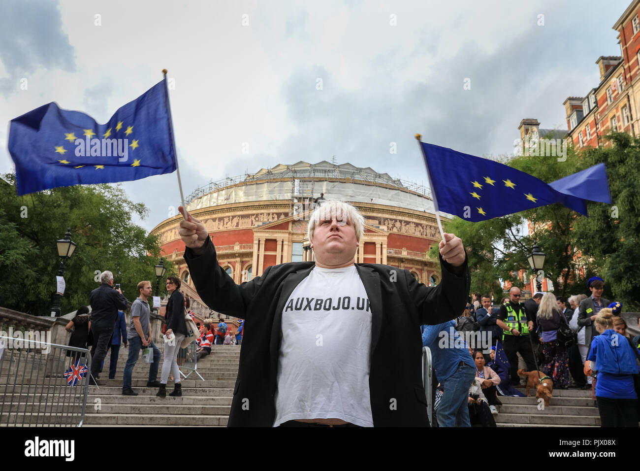London, UK. , 8th Sep 2018. Boris Johnson impersonator Drew, known as ...