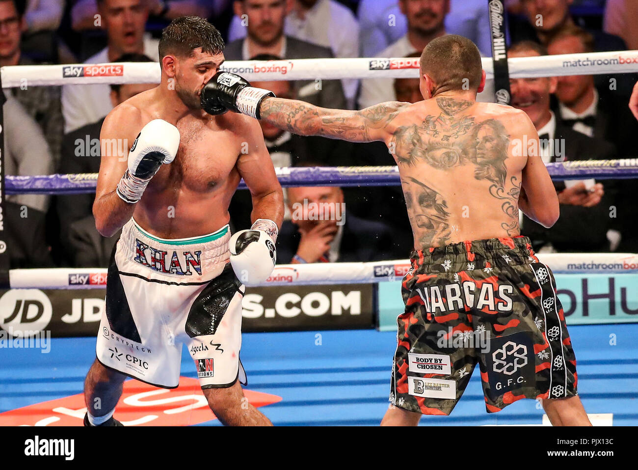 Boxing bolton arena hi-res stock photography and images - Alamy