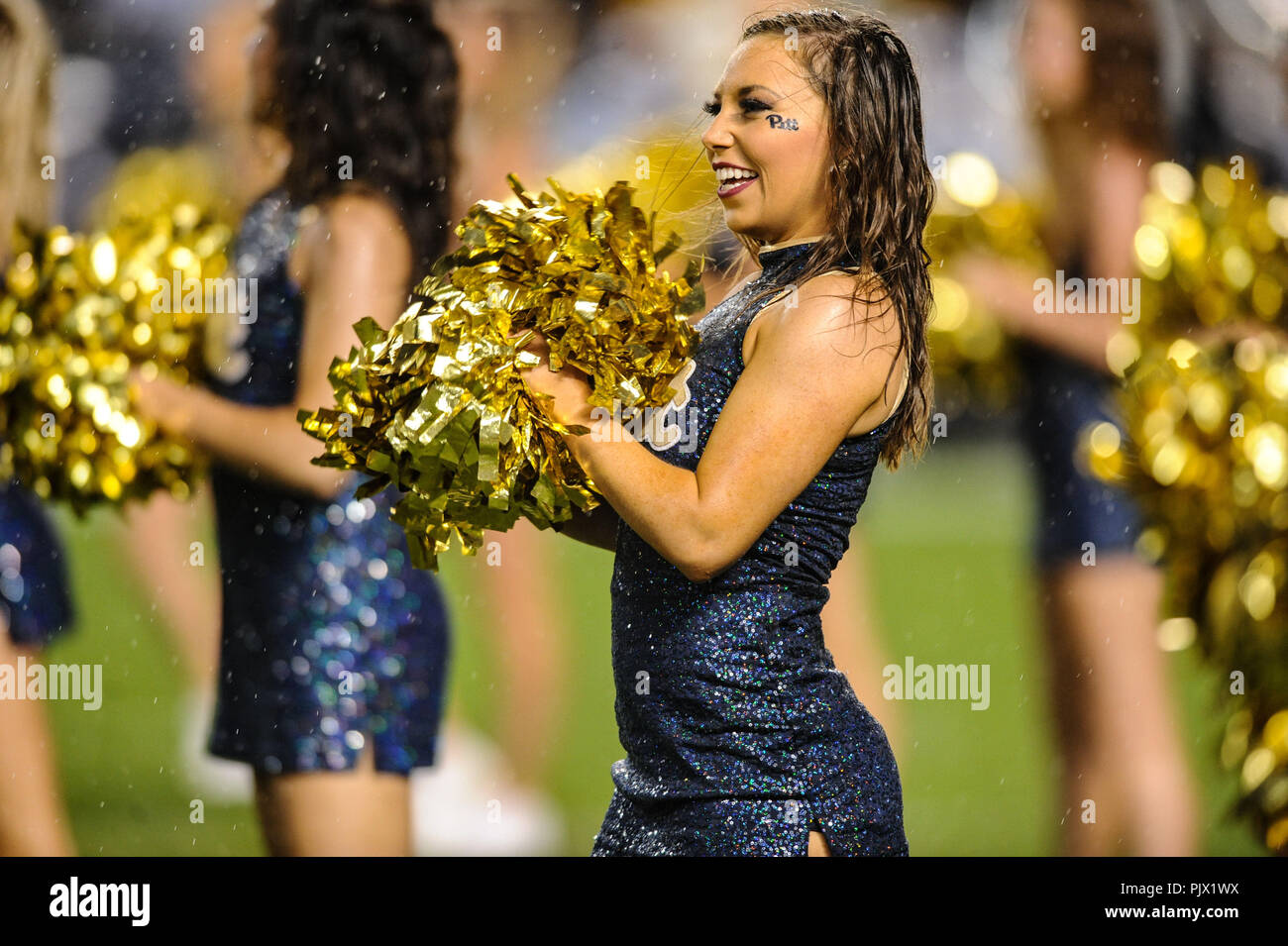 Penn state cheerleaders hi-res stock photography and images - Alamy