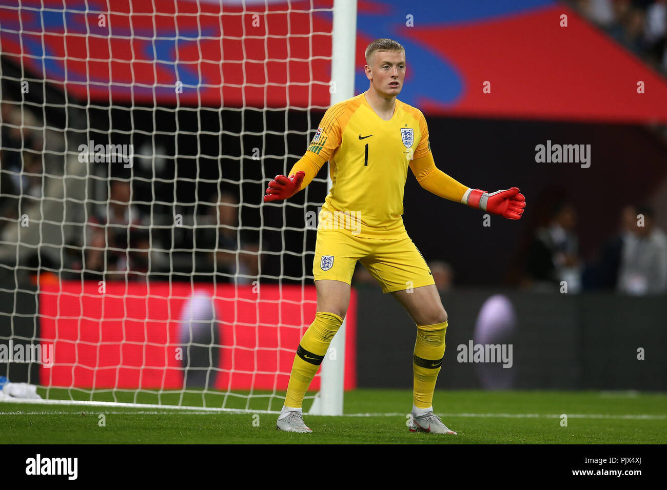 Jordan pickford goalkeeper hi-res stock photography and images - Alamy