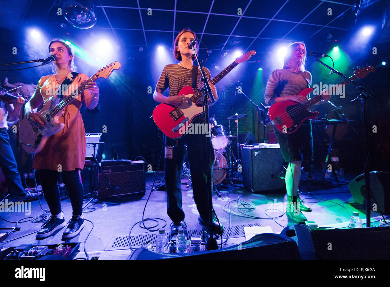 London leeds hi-res stock photography and images - Alamy