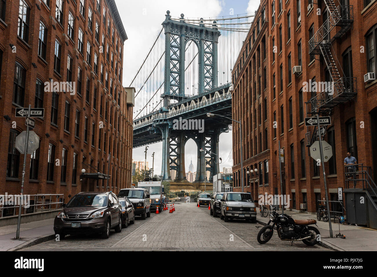 New York City. The Manhattan Bridge, a suspension bridge that crosses ...