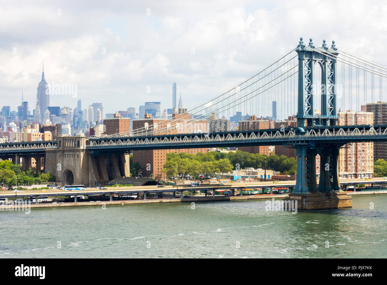 New York City. The Manhattan Bridge, a suspension bridge that crosses ...