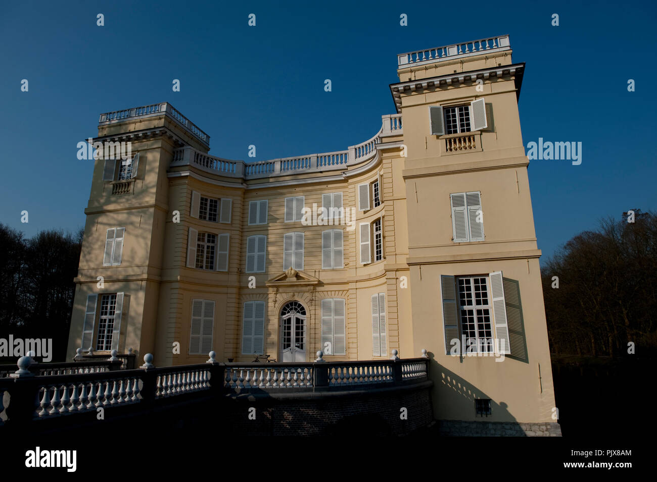 The castle d'Ursel and its park in Hingene, near Bornem (Belgium, 02/04 ...